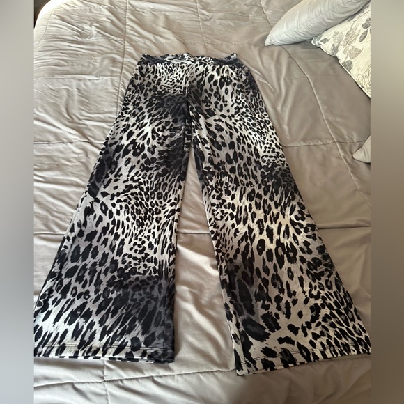 IMAN | Pants & Jumpsuits | Iman Leopard Print Wideleg Pants Size Medium ...